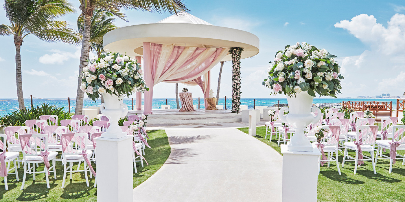Cliff Gazebo wedding venue in Hyatt Ziva Cancun - Mexico