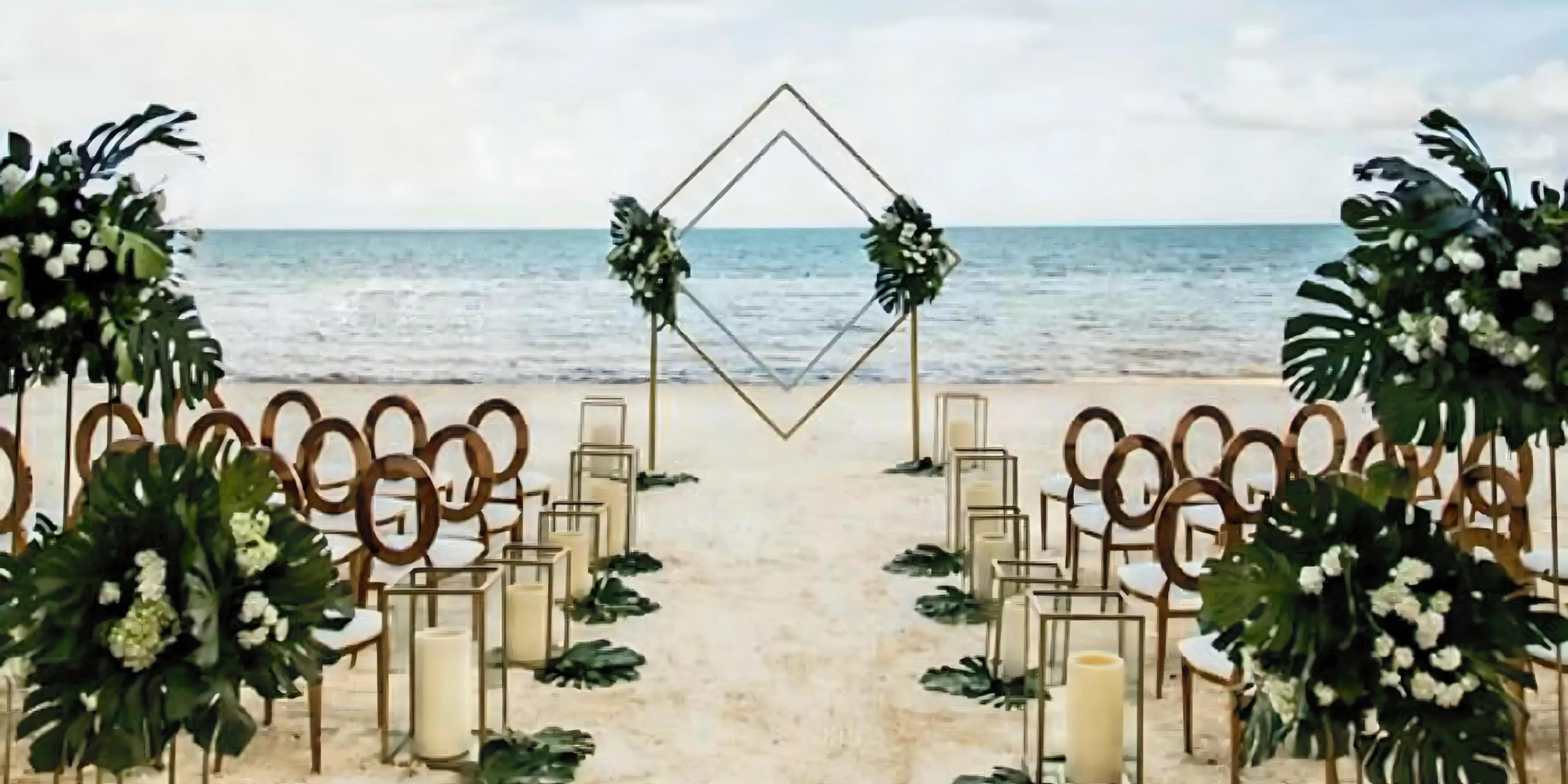 Infinity Pool wedding venue in Dreams Natura - Mexico