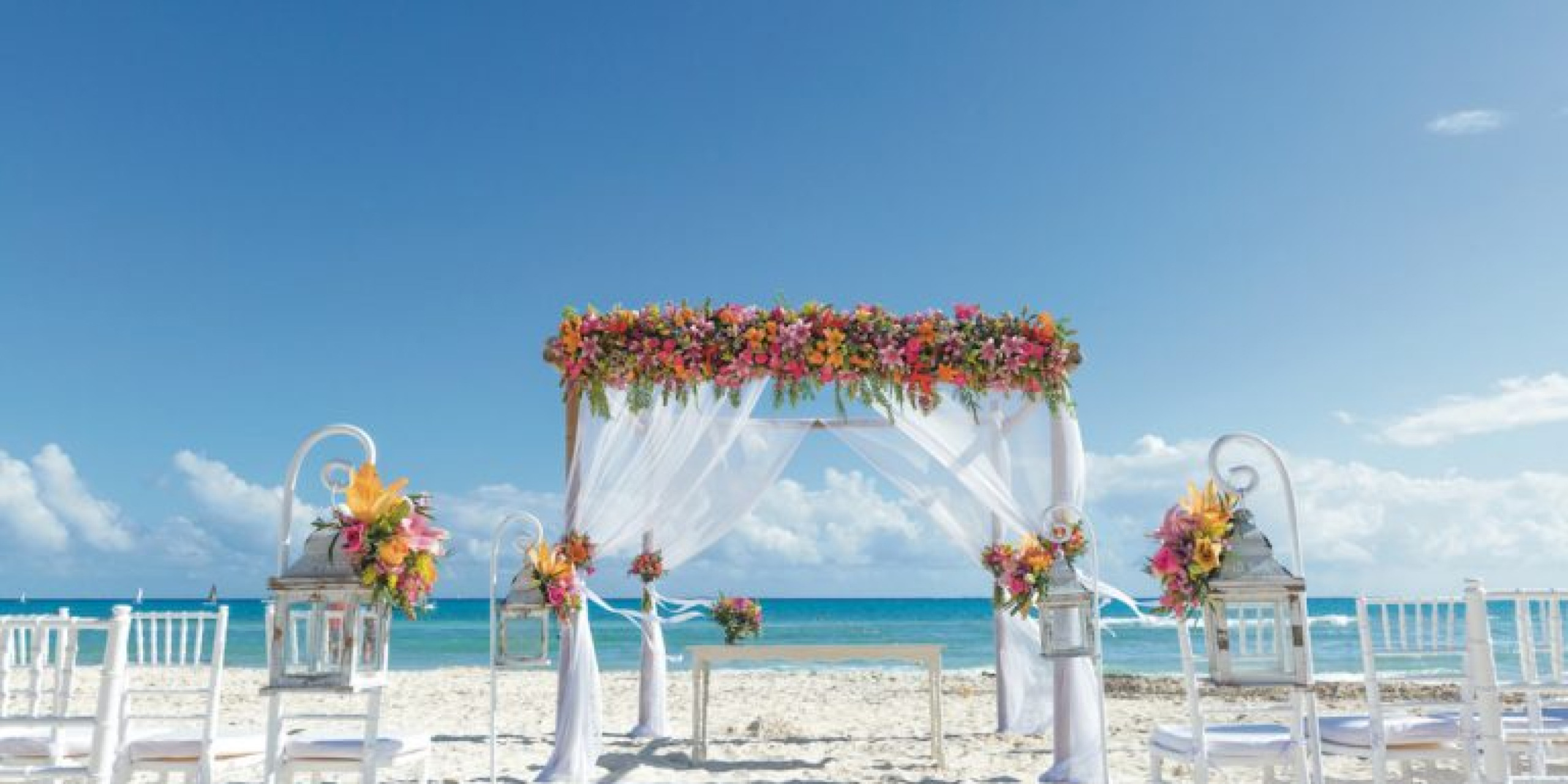 Beach wedding venue in Hotel Riu Playacar - Mexico