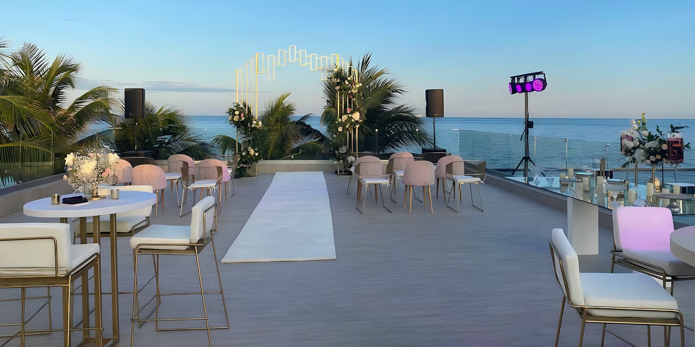 Love Terrace wedding venue in Breathless Riviera Cancún Resort and Spa ...