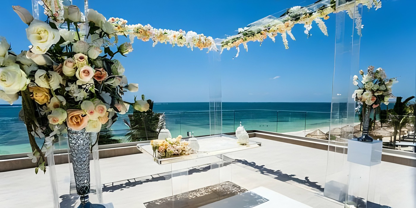 Love Terrace wedding venue in Breathless Riviera Cancún Resort and Spa ...