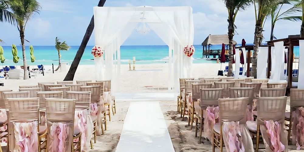 Zky Deck wedding venue in The Fives Beach Hotel & Residences - Mexico