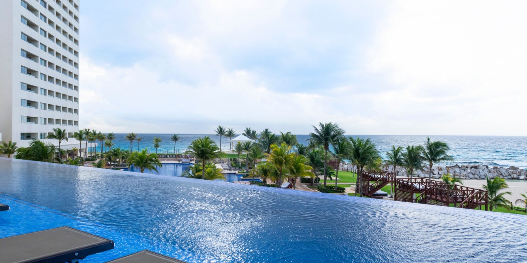 Turquoize at Hyatt Ziva ️ Destination Weddings - Destify